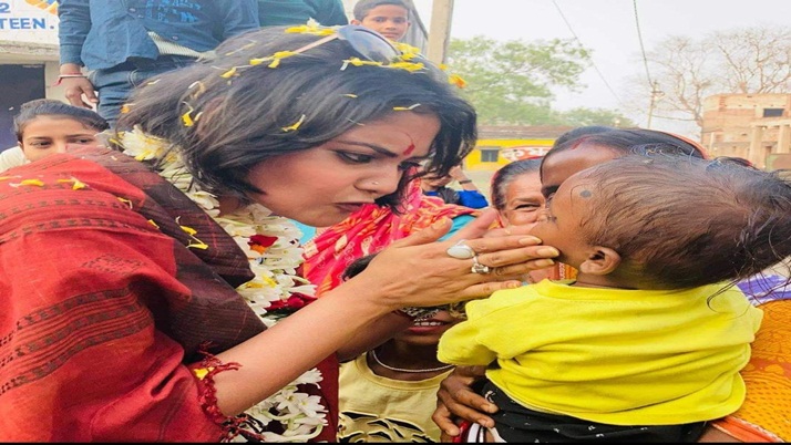 নানা রূপে সায়নীর প্রচার... | Sayoni Ghosh's promotion in various forms ...